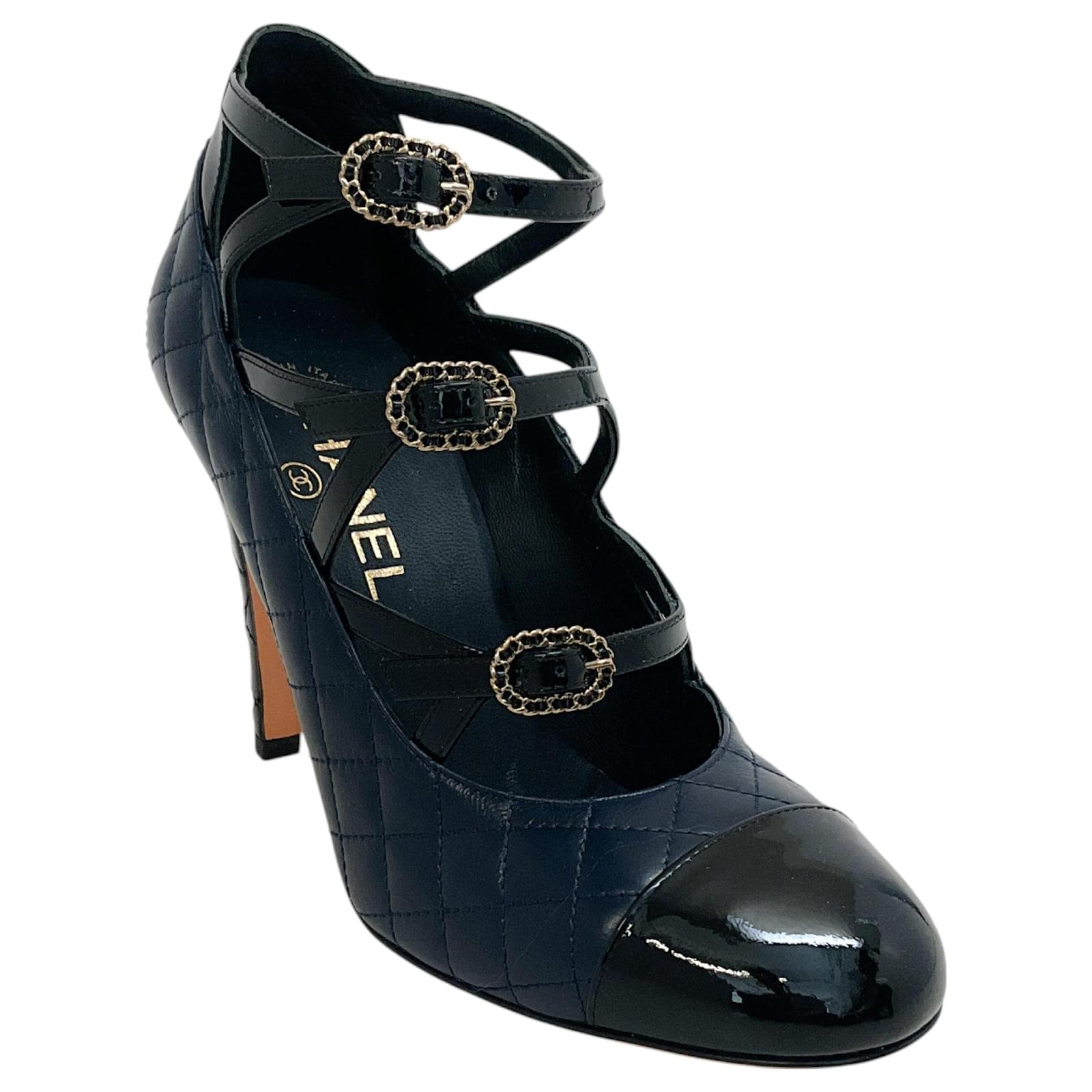 Chanel Navy Blue / Black Quilted Buckled Spectator Pumps Leather ref ...