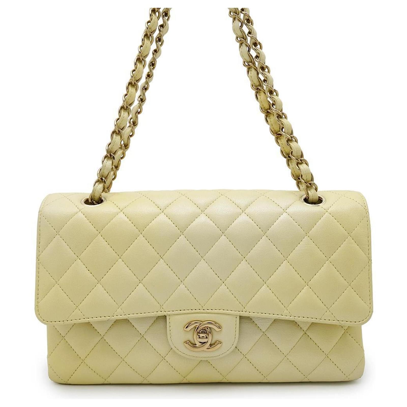 Chanel Timeless Beige Leather ref.2256494 - Joli Closet