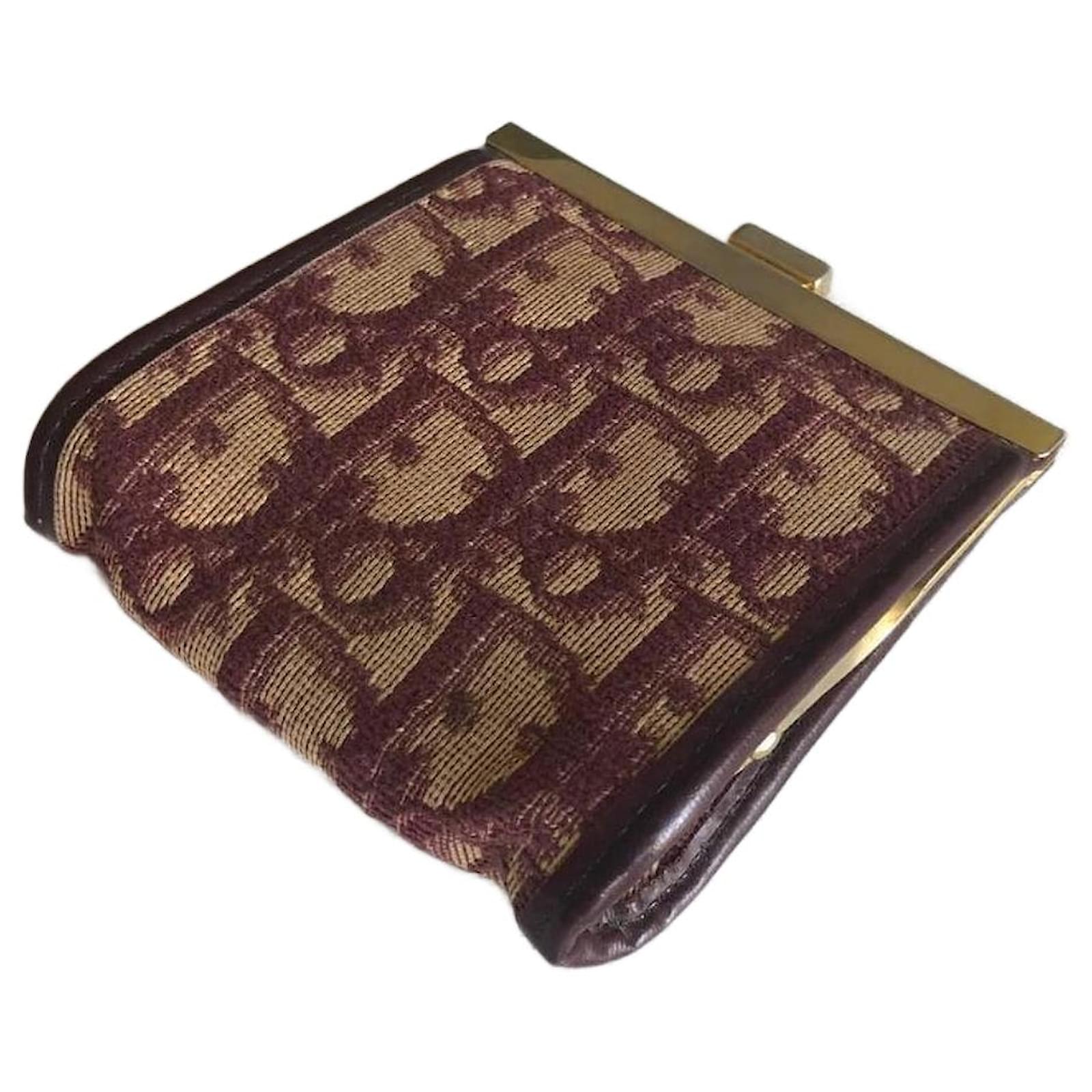 Christian Dior Wallets Beige Dark red Leather ref.2272829 - Joli Closet