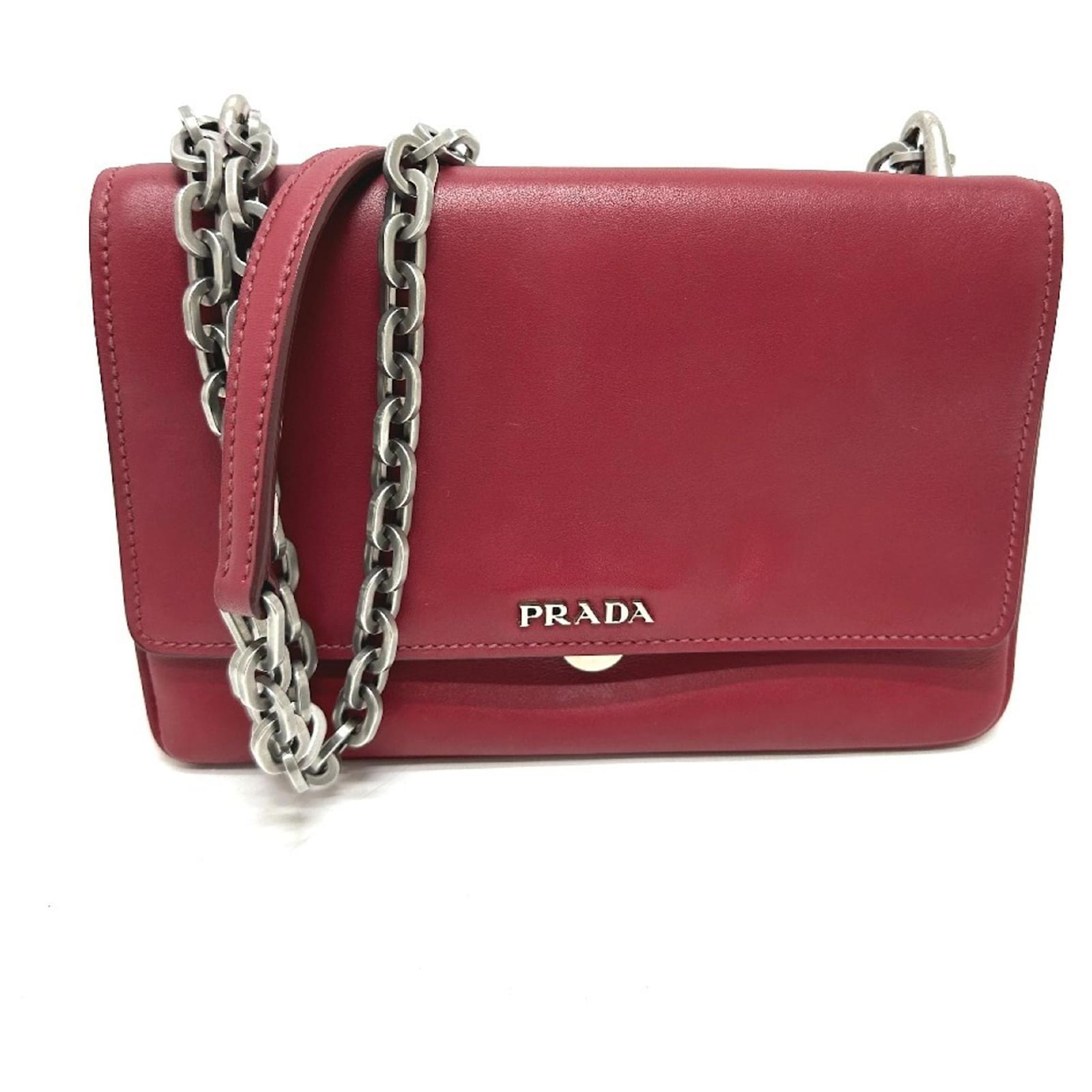Prada -- Red Leather ref.2274876 - Joli Closet