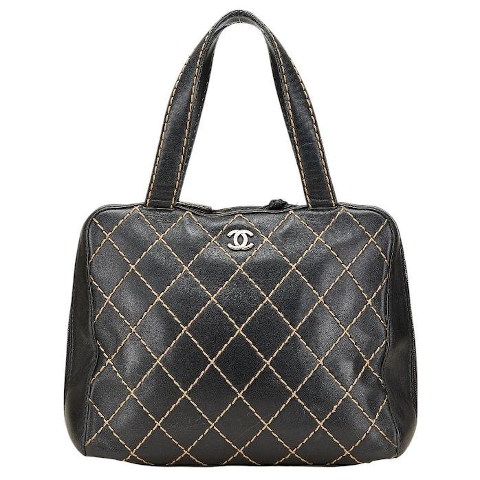 Chanel Coco Mark Wild Stitch Leather Handbag Black ref.2276361 - Joli ...