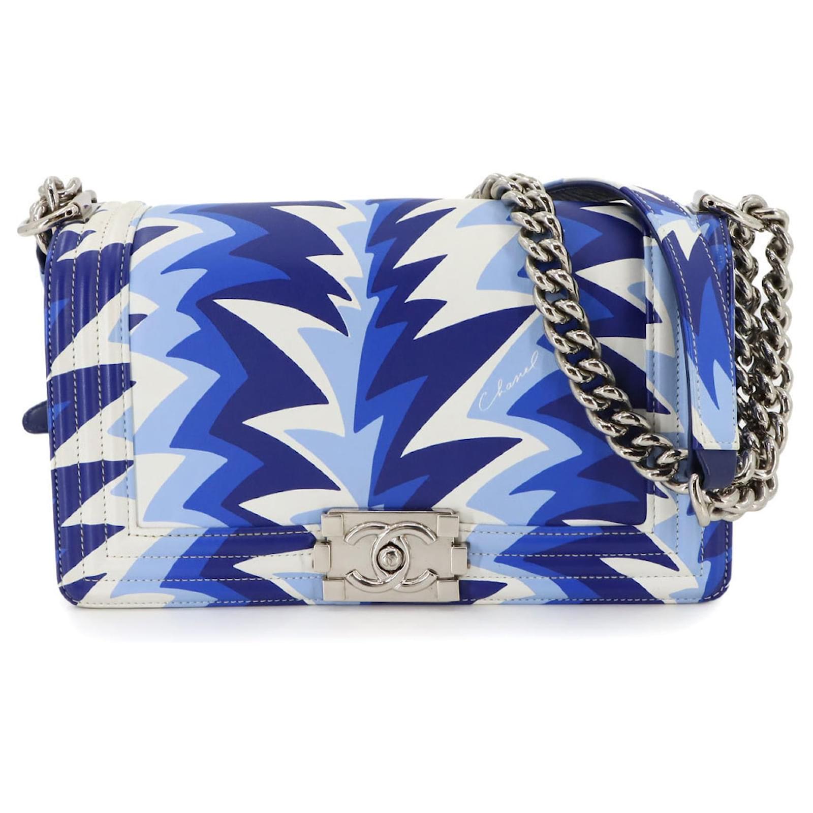 Chanel Boy Blue Leather ref.2277876 - Joli Closet