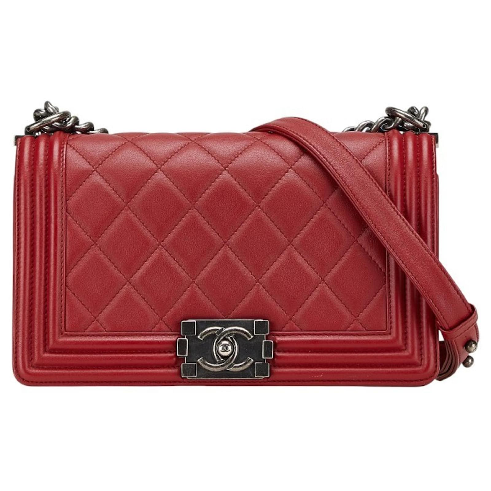 Chanel Boy Red Leather ref.2279186 - Joli Closet