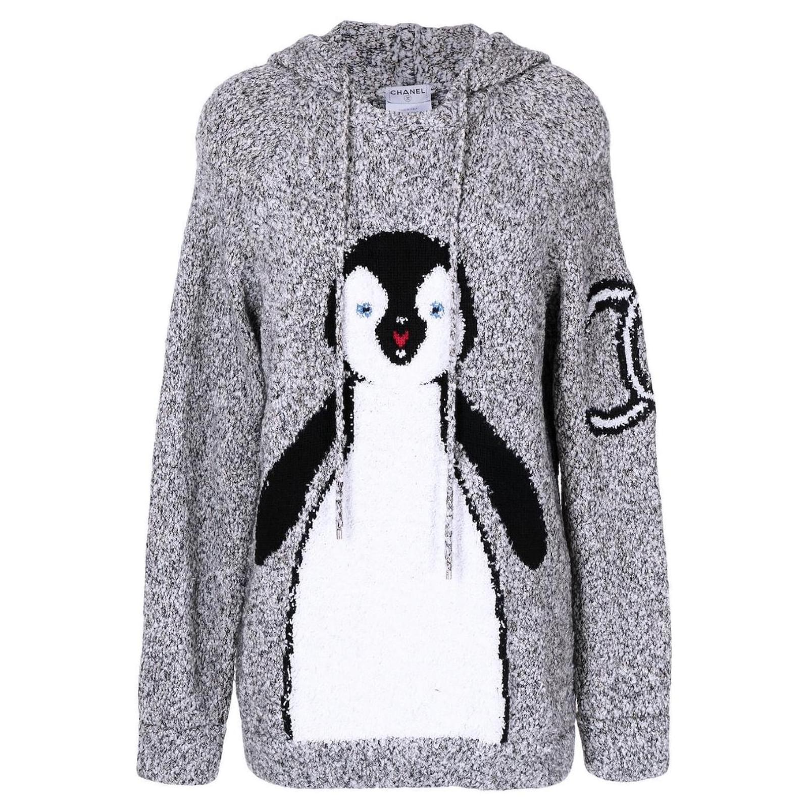 Chanel Collectors Trophy Bouclé CC Penguin Hoodie 42 FR Grey Silk ref ...