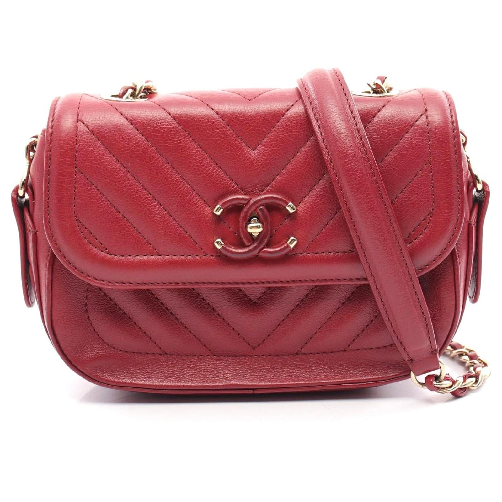 Chanel Chevron Leather Shoulder Bag Brown ref.2310028 - Joli Closet