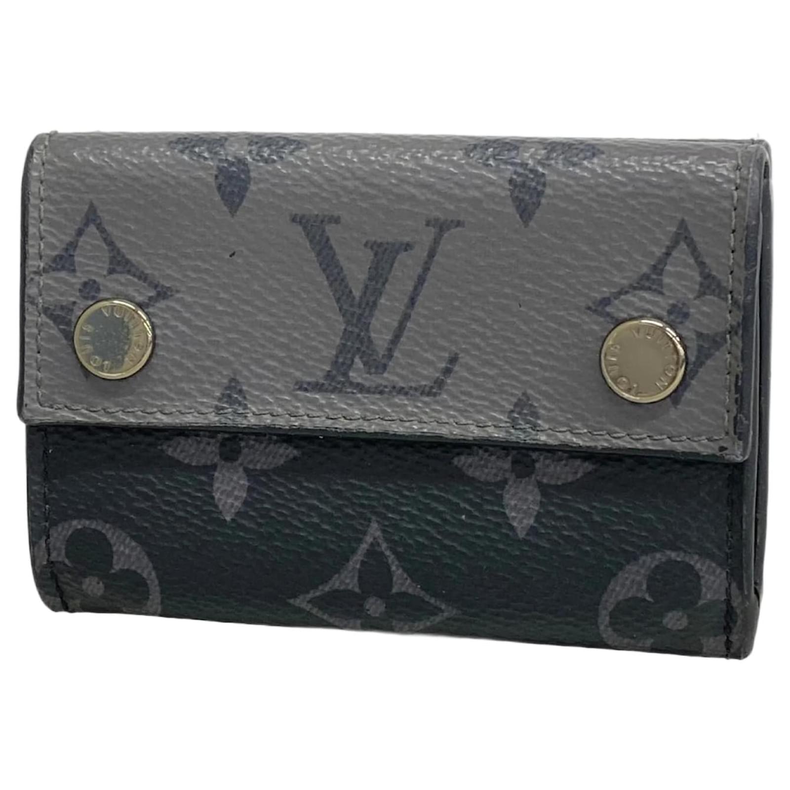 Louis Vuitton Tri-fold Wallet in Monogram Eclipse Black ref.2318307 ...
