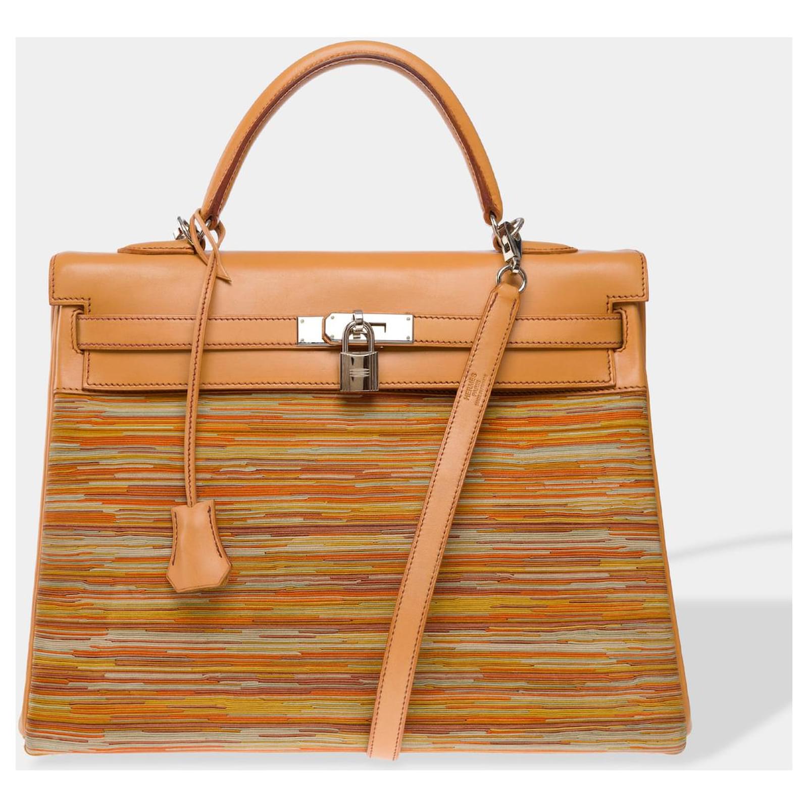 Hermès HERMES Kelly 35 Bag in Beige Leather - 102706 ref.2327871 - Joli ...