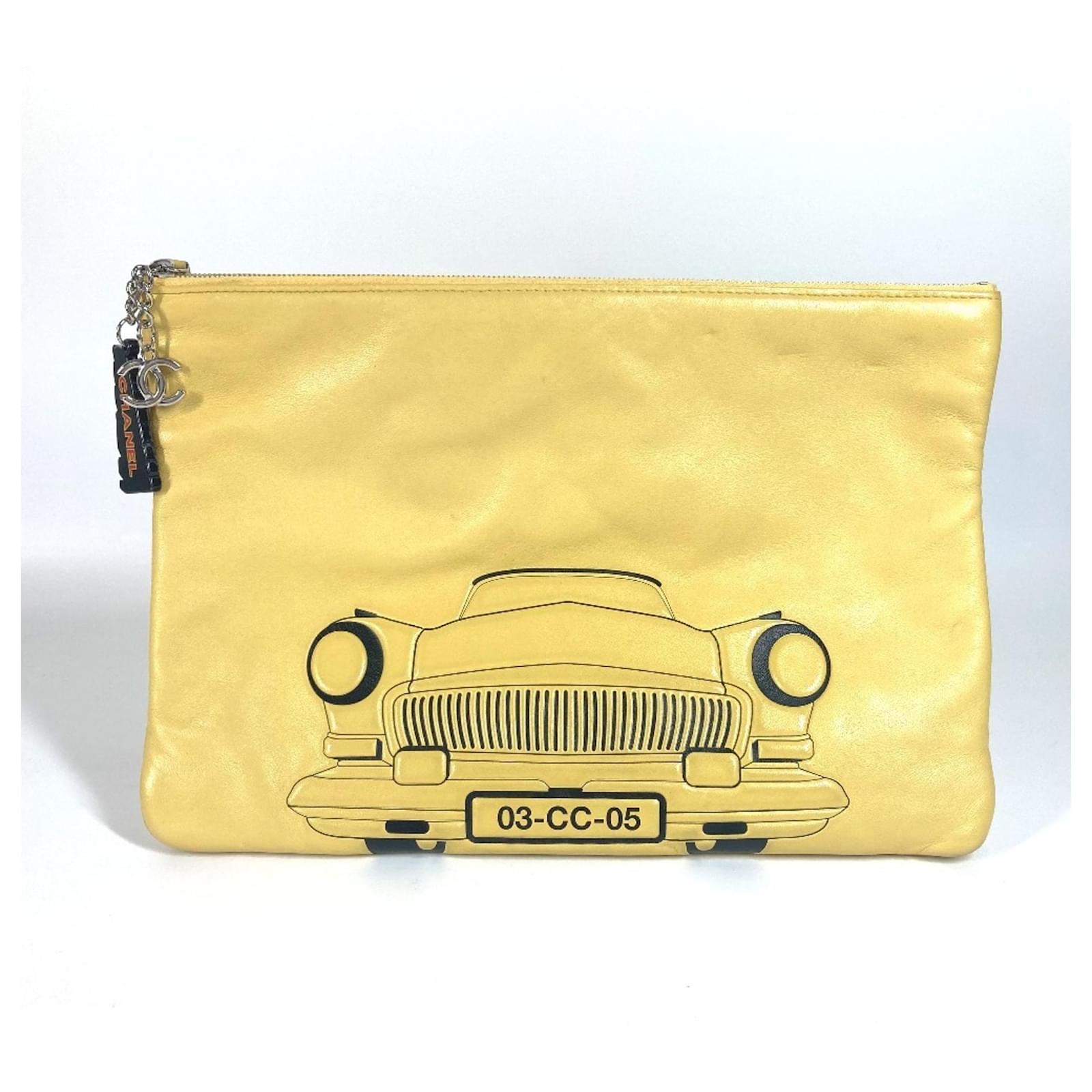 Chanel Coco Havana Car Logo Pouch Bag Black Yellow Leather ref.2398675 ...
