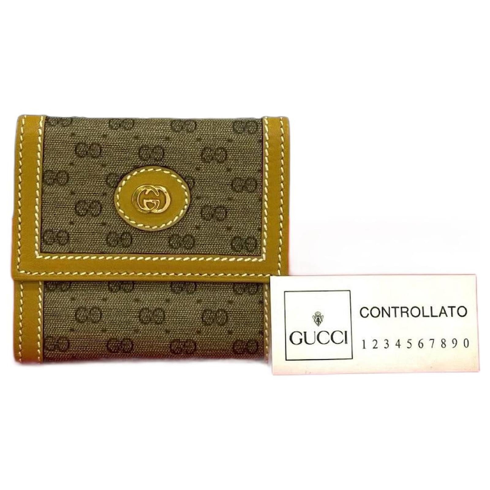 Gucci Micro GG Leather Coin Case Brown ref.2412852 - Joli Closet