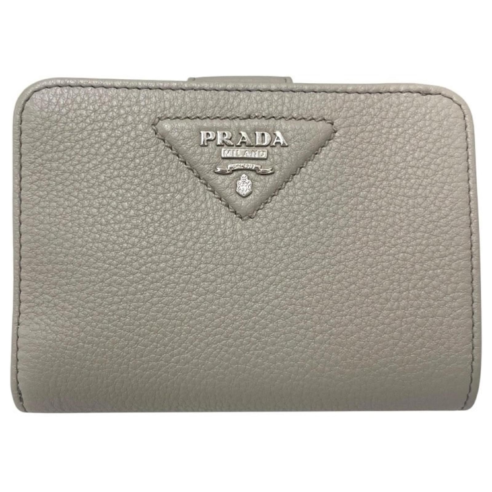 Prada Compact Leather Bifold Wallet Grey ref.2415576 - Joli Closet