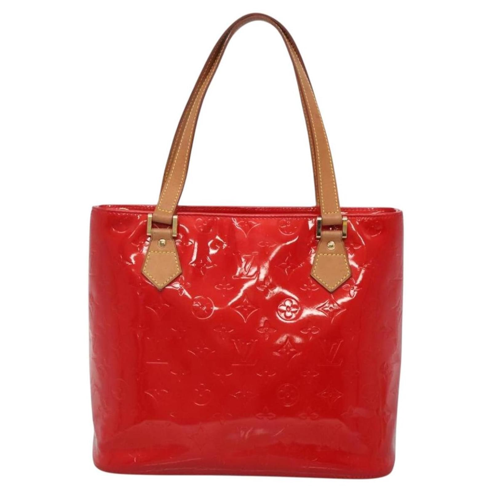 Louis Vuitton Houston Red Patent leather ref.2430172 - Joli Closet