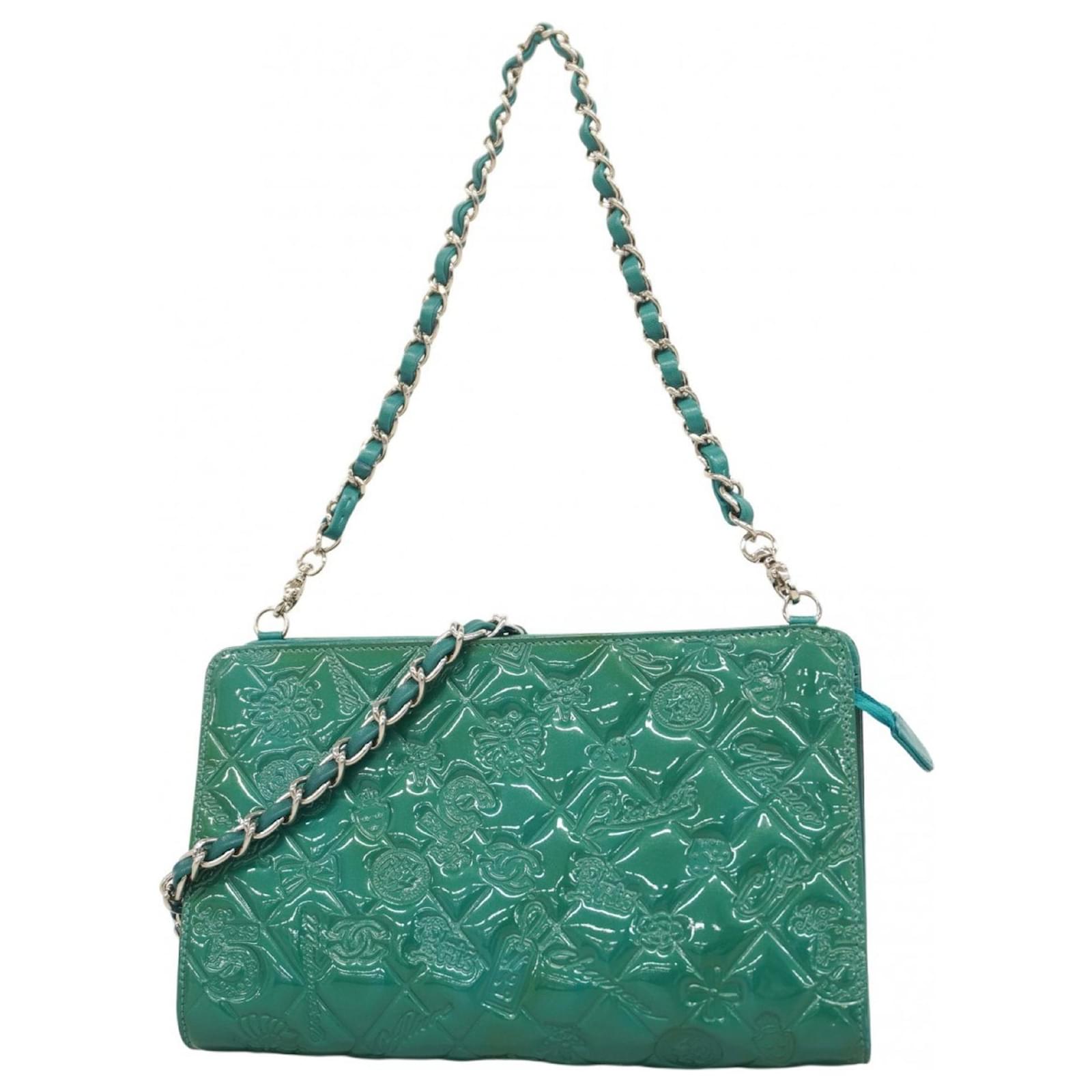Chanel Green Patent Leather Shoulder Bag ref.2450658 - Joli Closet