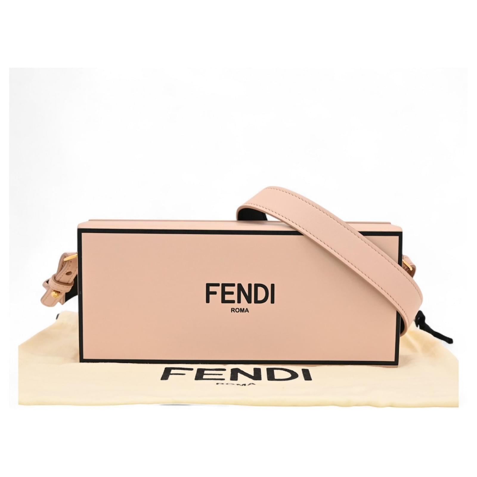 Fendi Horizontal Shoulder Bag Box Leather ref.2499297 - Joli Closet