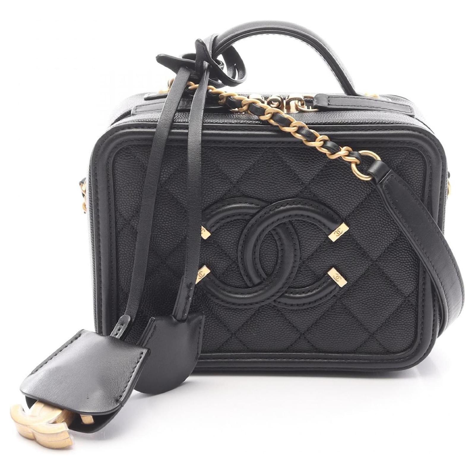 Chanel CC Figley Vanity Bag in Black Calfskin Leather ref.2502677 ...