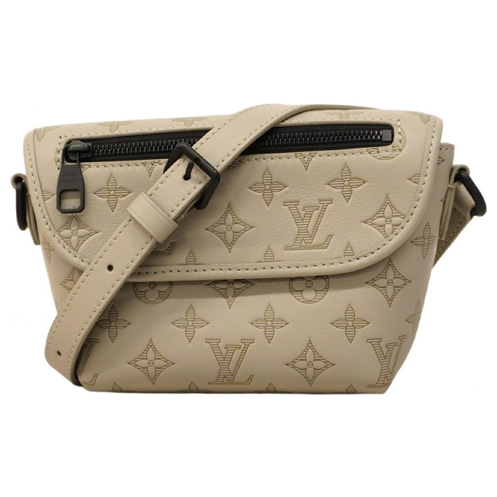Louis Vuitton Monogram Shadow Pulse Wearable Wallet Shoulder Bag ref ...
