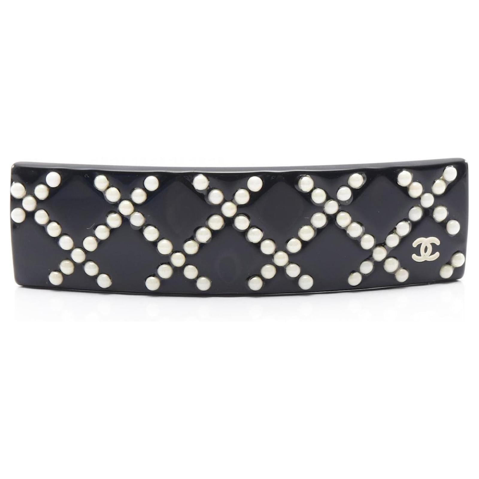Chanel Matelasse Coco Mark Barrette Black White Plastic ref.2506819 ...
