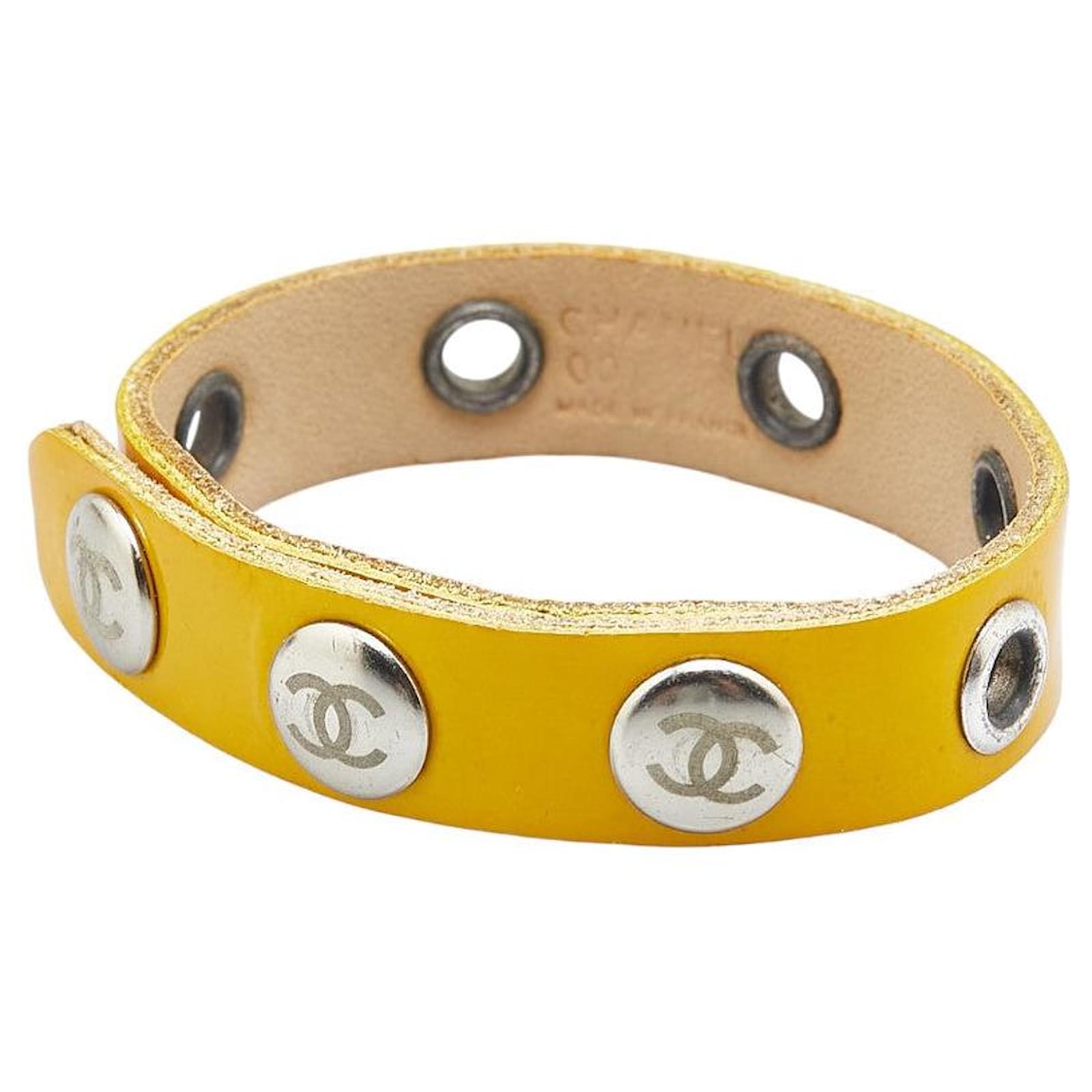 Timeless Chanel Coco Mark Enamel Leather Bracelet Yellow ref.2515652 ...