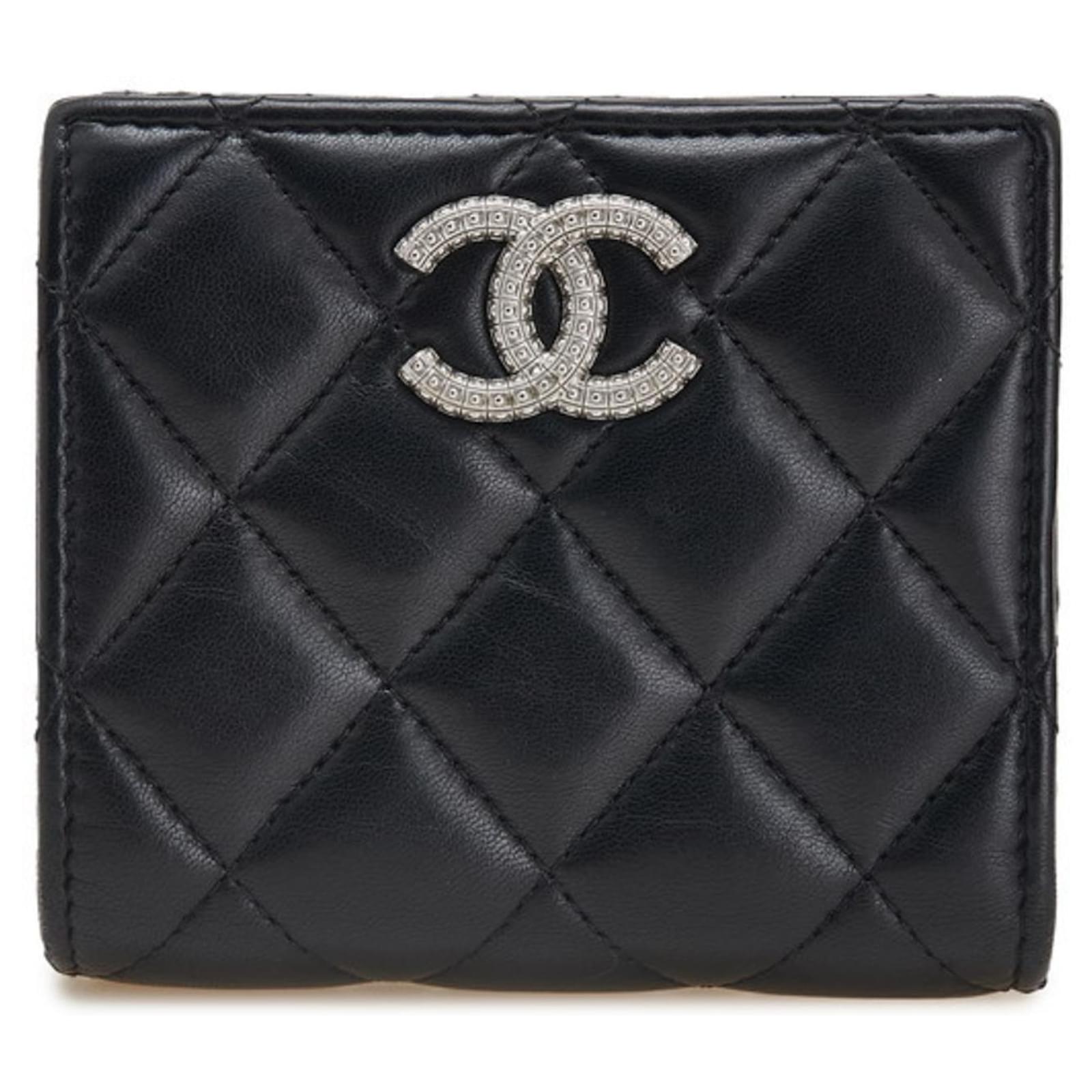 Timeless CHANEL Matelasse Black Lambskin Bifold Wallet Leather ref ...