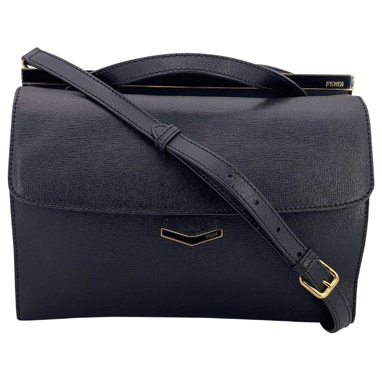 Fendi Leather Handbag Demi Jour Black ref.2567844 - Joli Closet