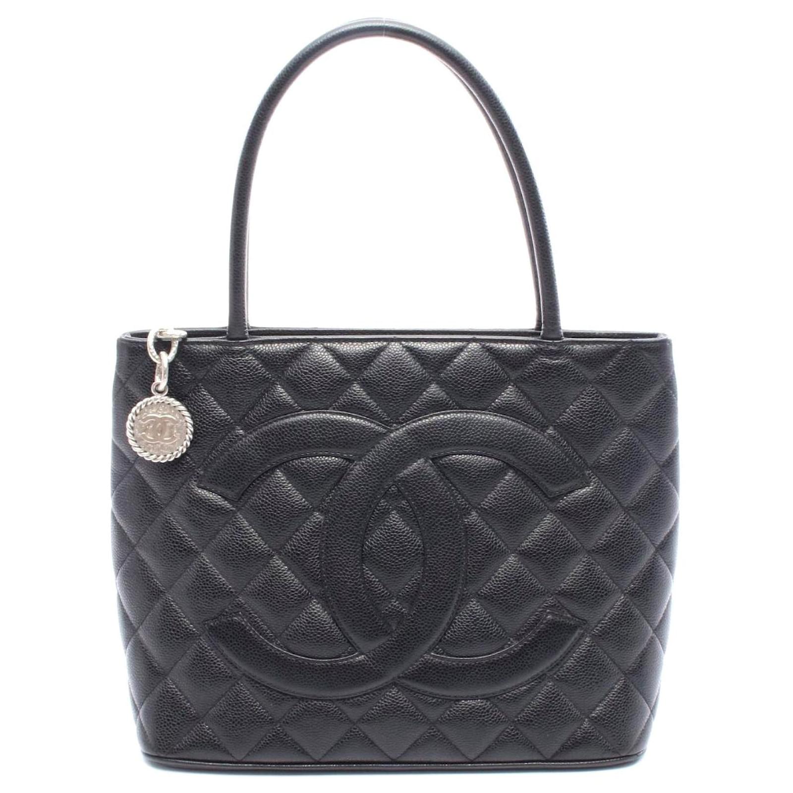 Chanel Reissue Tote Bag Black Leather Pony-style calfskin ref.2568036 ...