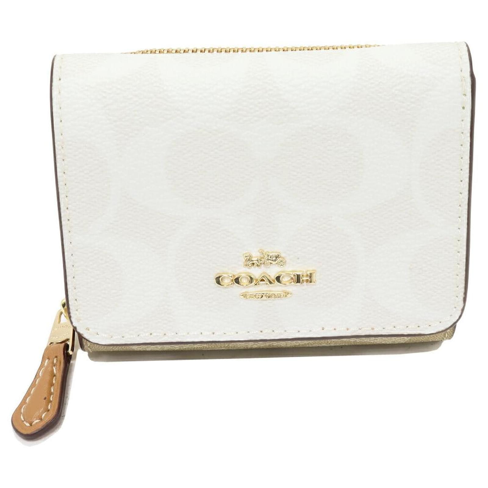 Coach Trifold Wallet PVC Leather White Cloth ref.2568727 - Joli Closet