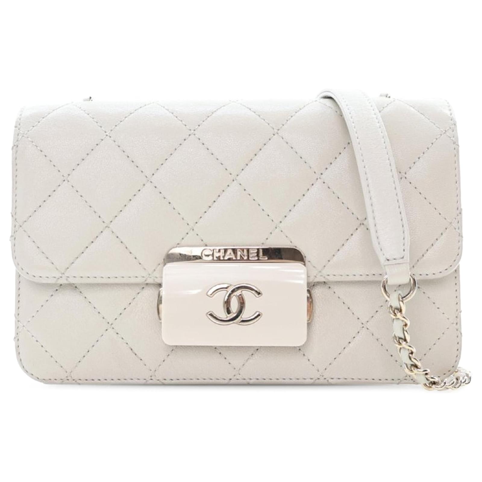 Chanel White Mini Lambskin Beauty Lock Flap Cream Leather ref.2574909 ...
