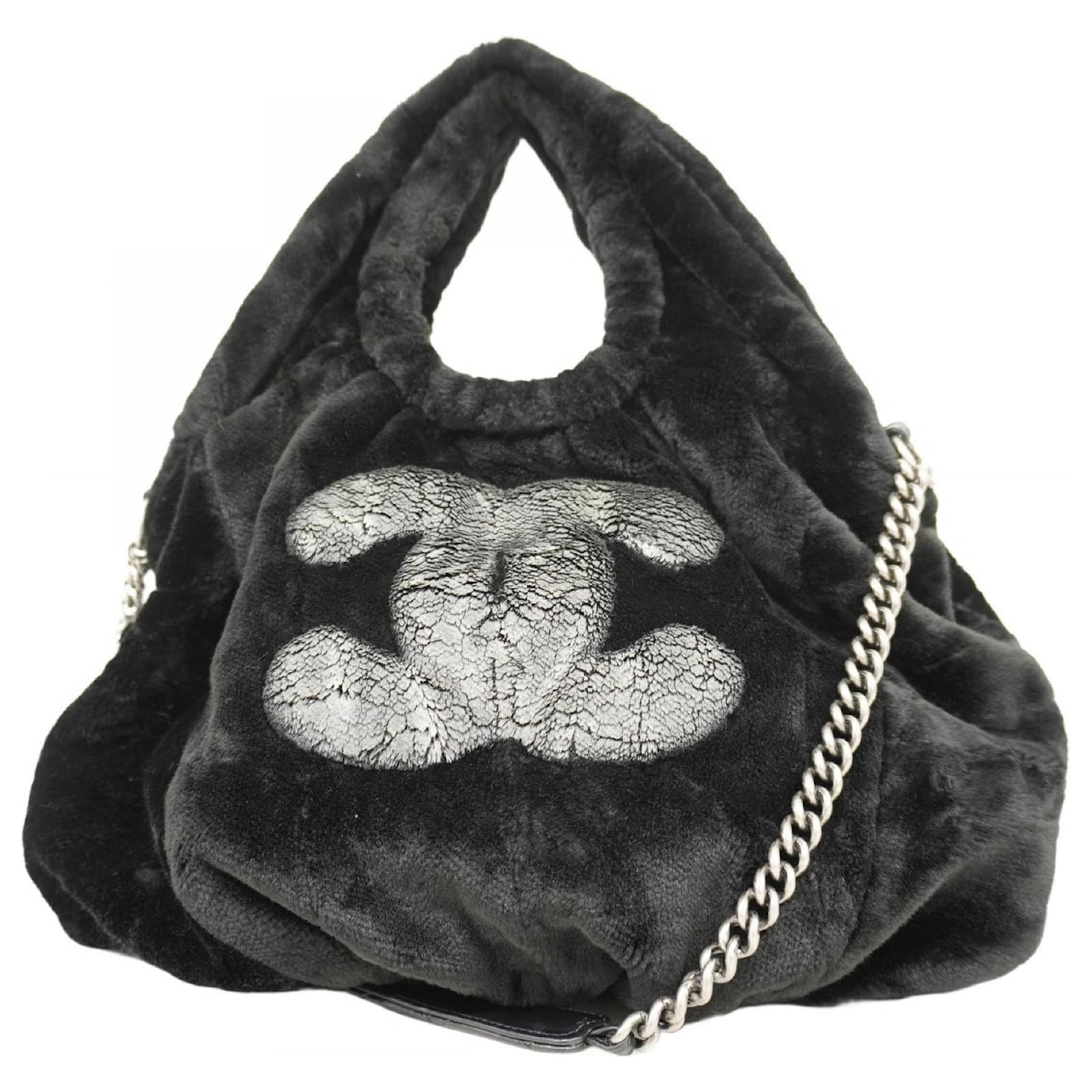 Chanel Black Fur Handbag ref.2575641 - Joli Closet