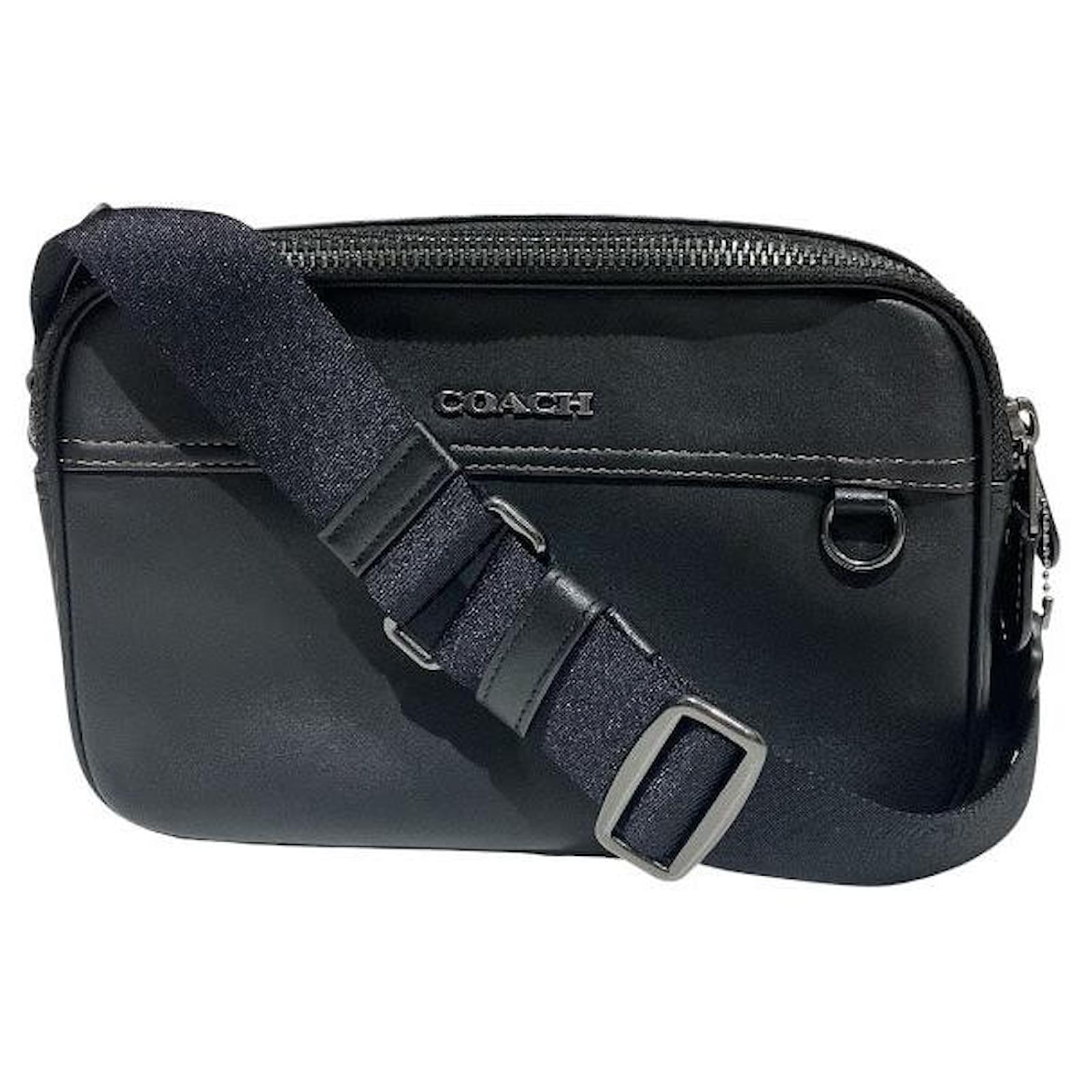 Coach Graham Leather Shoulder Bag Black ref.2581521 - Joli Closet