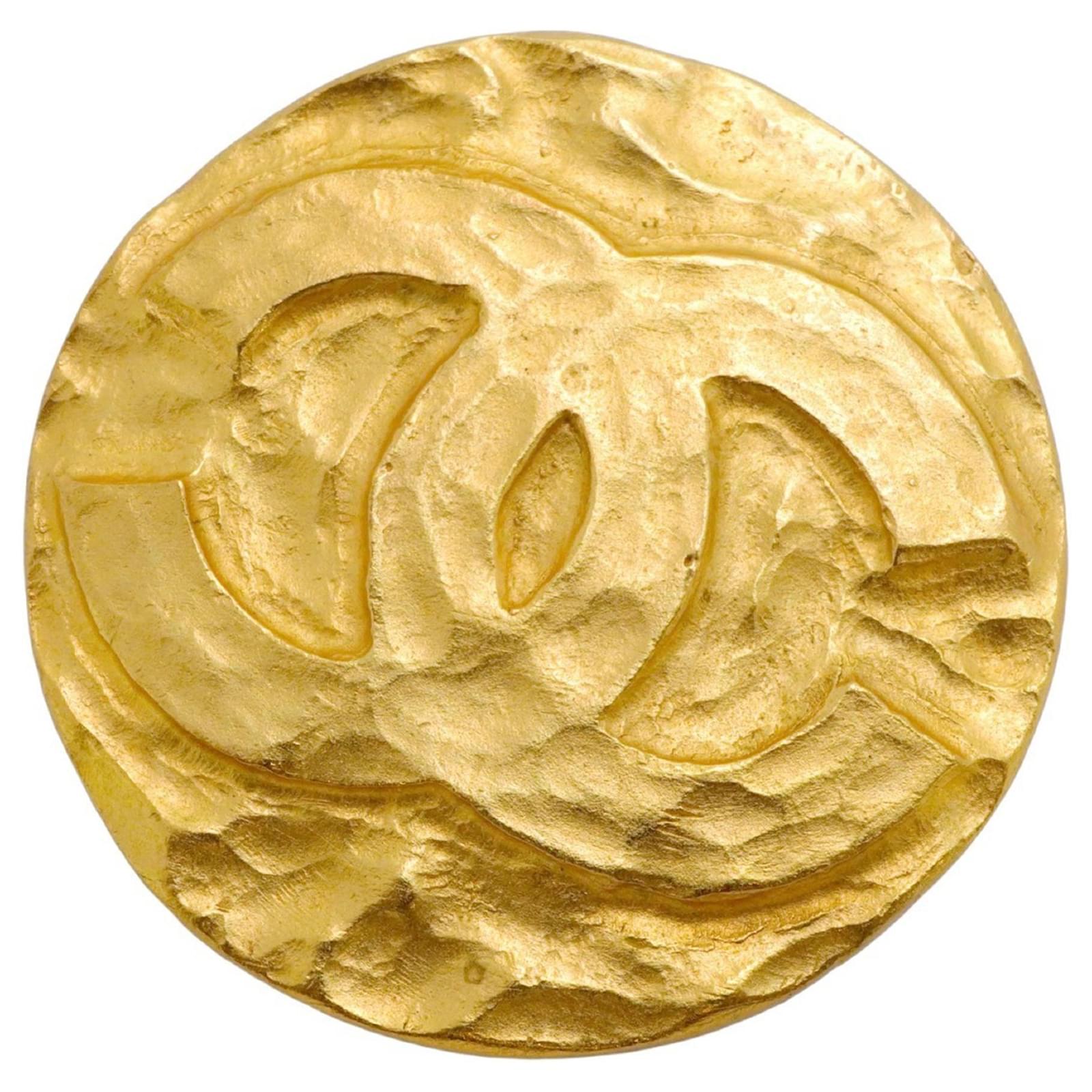 Broche en cercle Coco Mark de Chanel Plaqué or Doré ref.2587728 - Joli ...