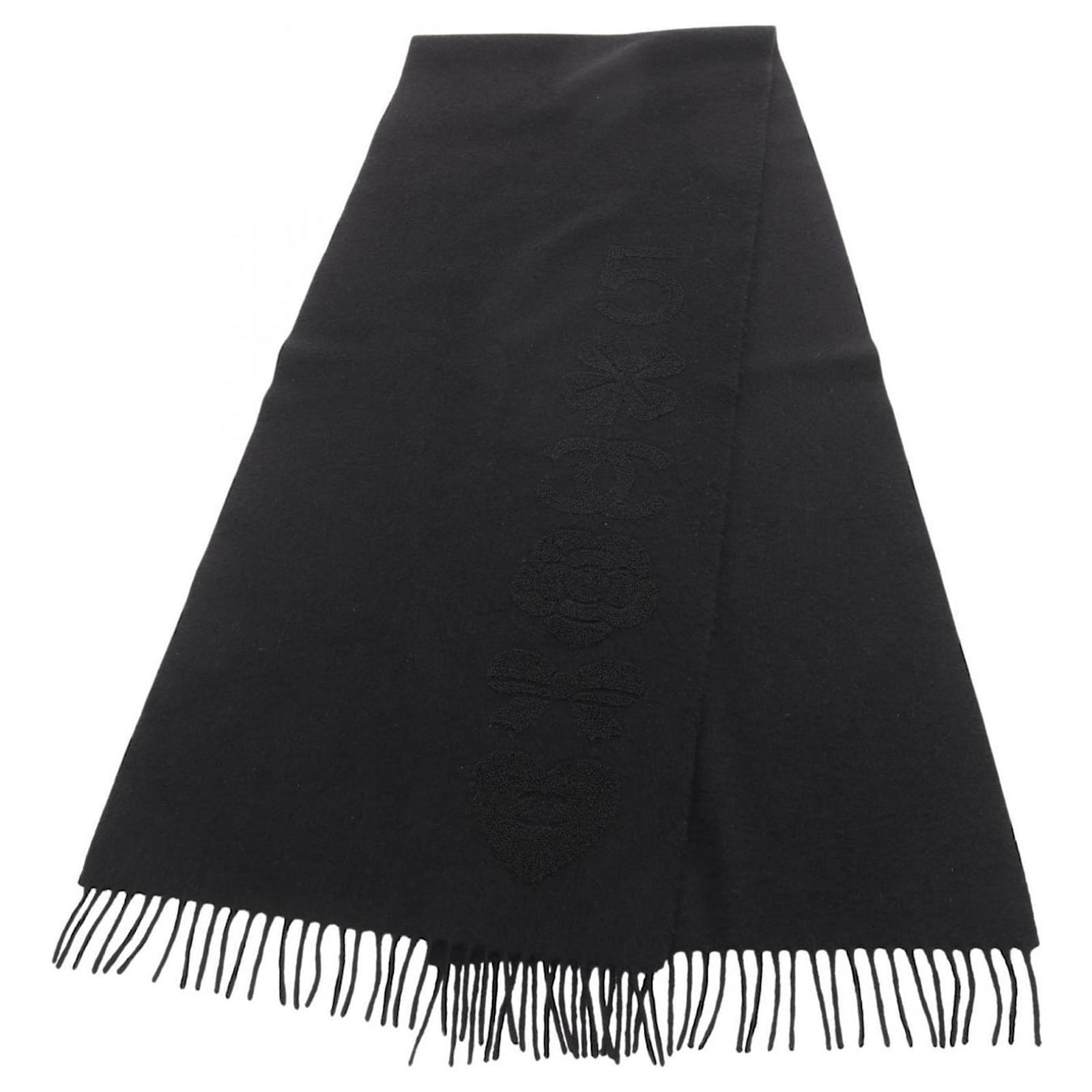 Chanel Cashmere Stole Scarf Black ref.2592482 - Joli Closet