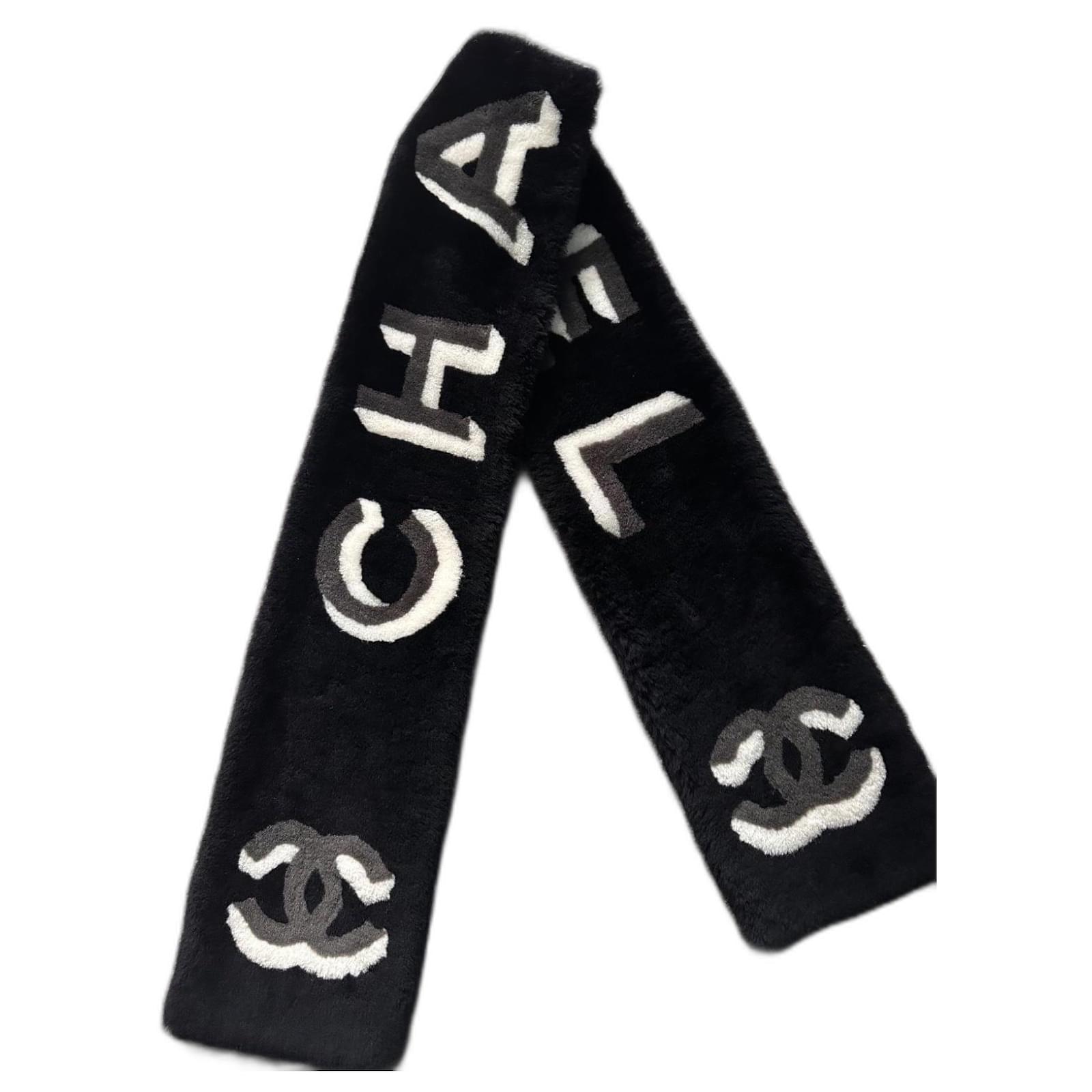 Chanel Stole Black Leather Cashmere ref.2597219 - Joli Closet