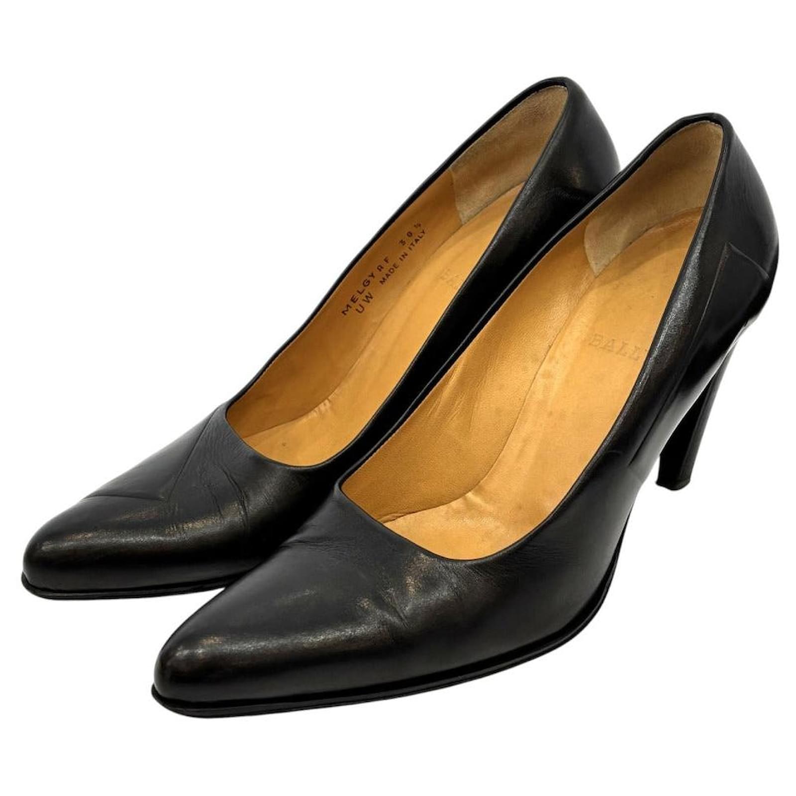 Bally B logo Embossed Leather Pumps Black ref.2609339 - Joli Closet