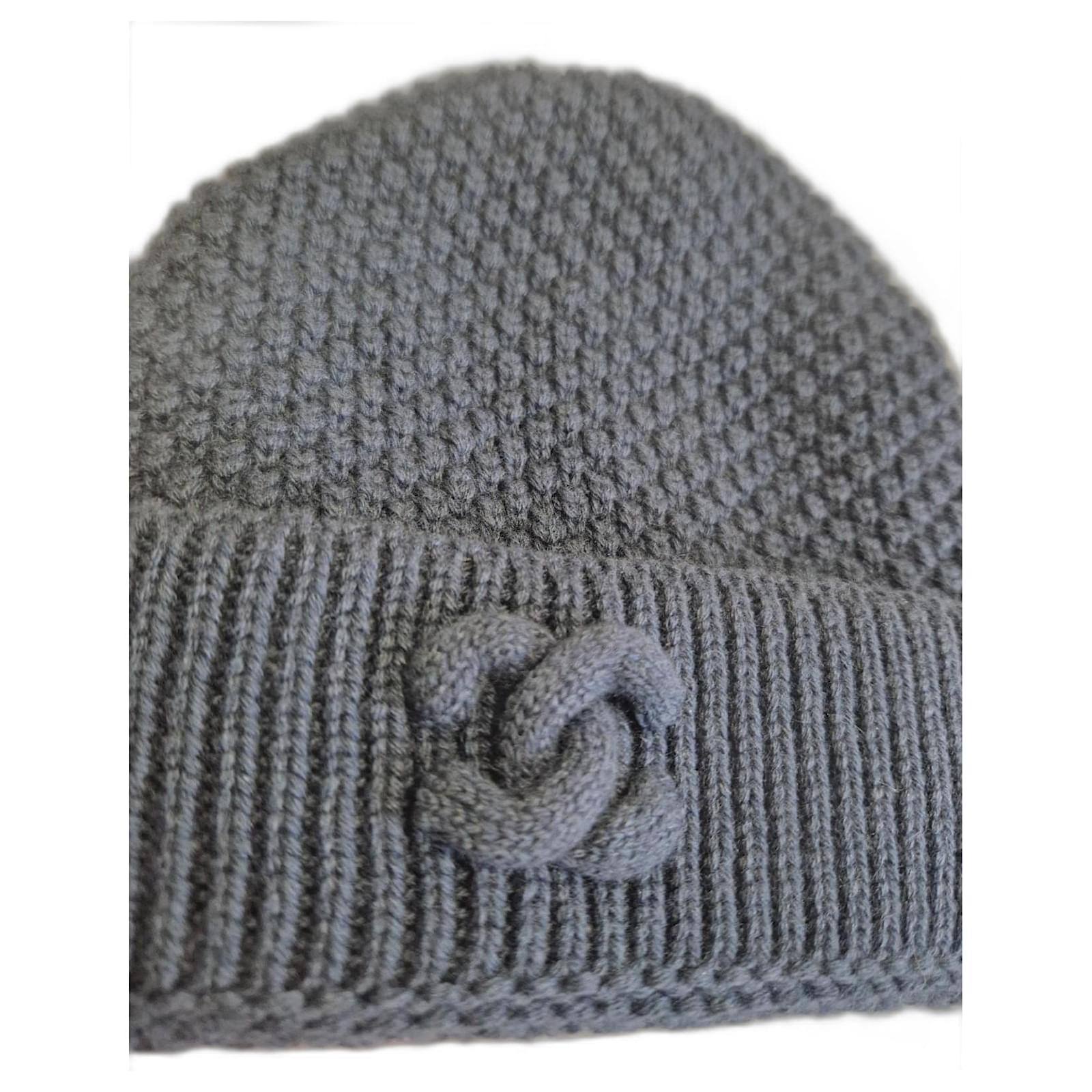 Chanel Hats Cashmere ref.2612515 - Joli Closet