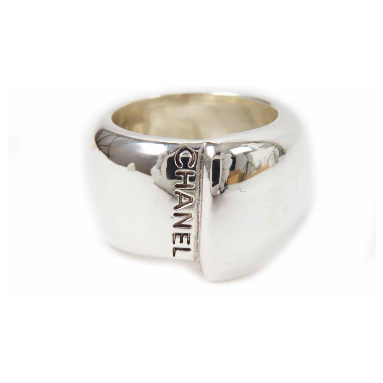 Chanel Large Logo Band Ring ref.2615677 - Joli Closet