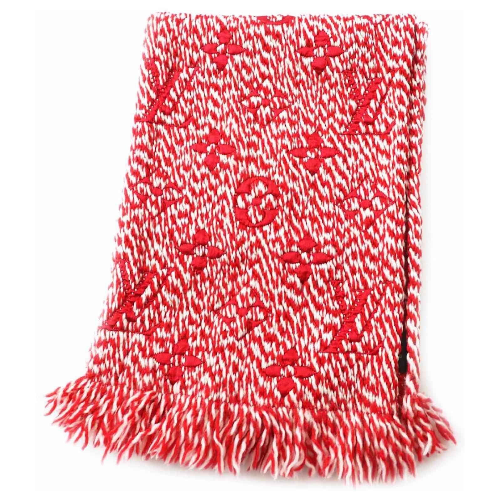 Louis Vuitton Red and White Wool-Silk Knit Shawl ref.2628030 - Joli Closet