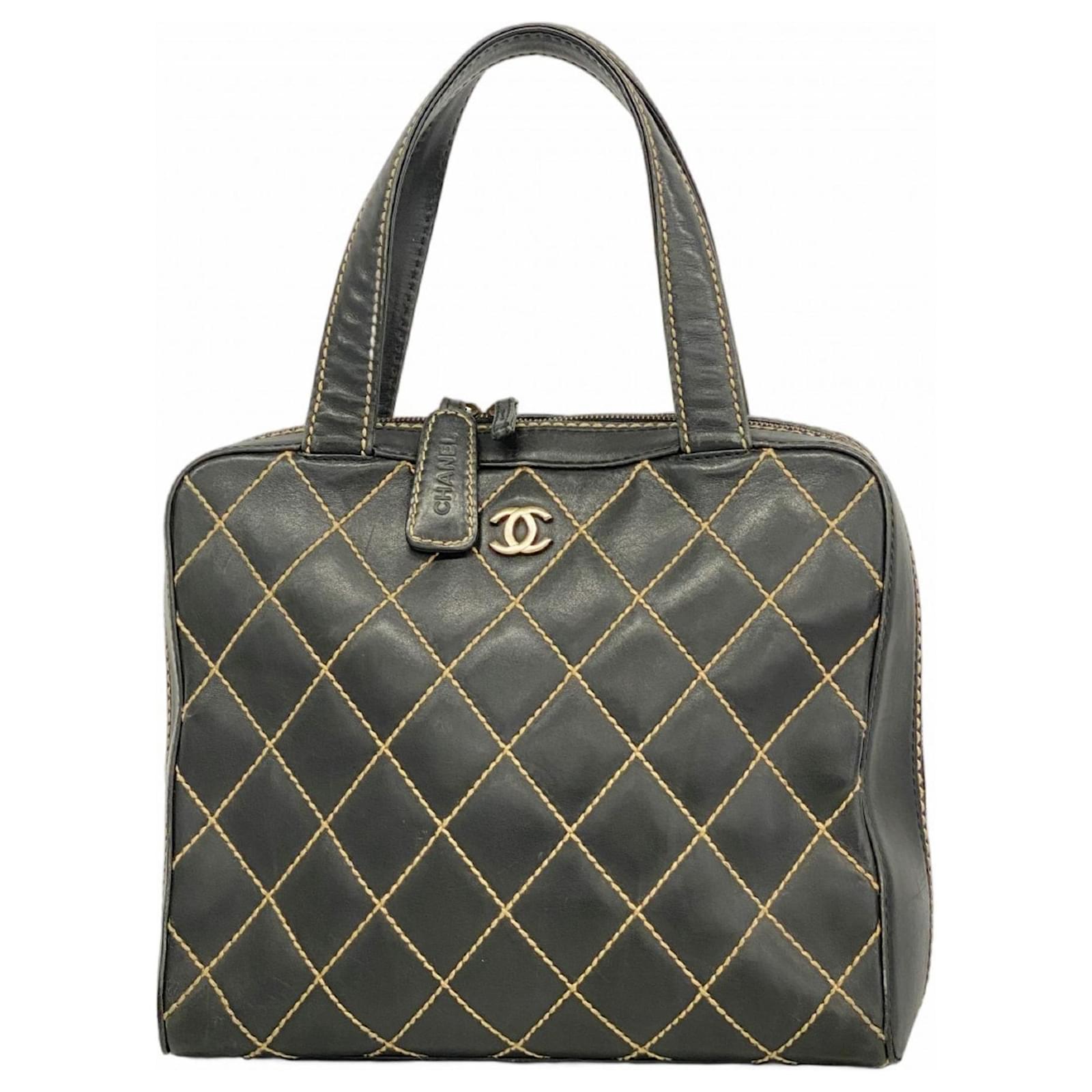Chanel Wild Stitch Leather Tote Bag Black ref.2647179 - Joli Closet