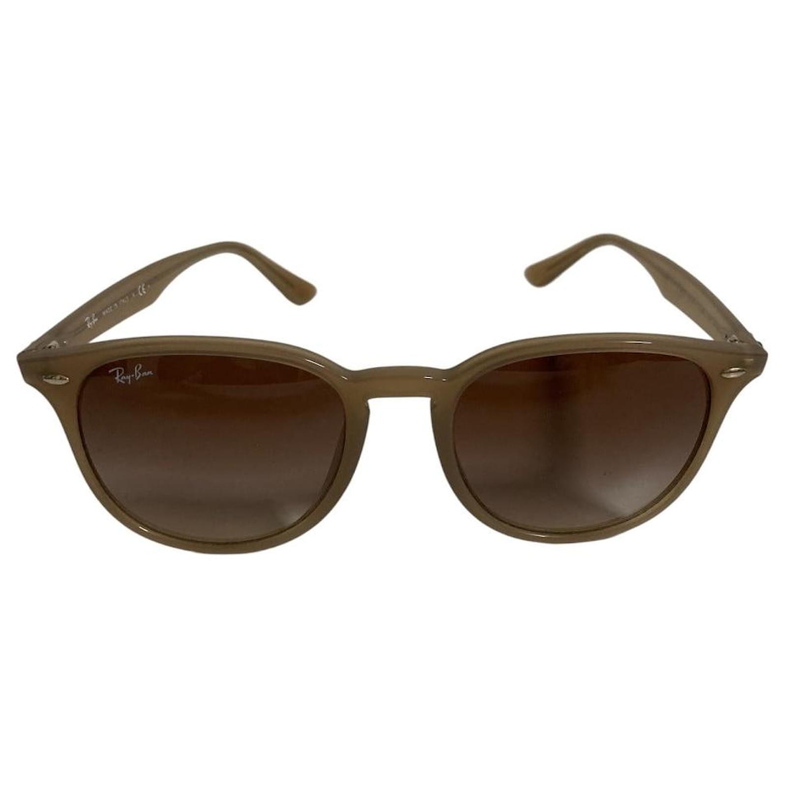 Ray-Ban RB4259F Sunglasses Beige Plastic ref.2681469 - Joli Closet