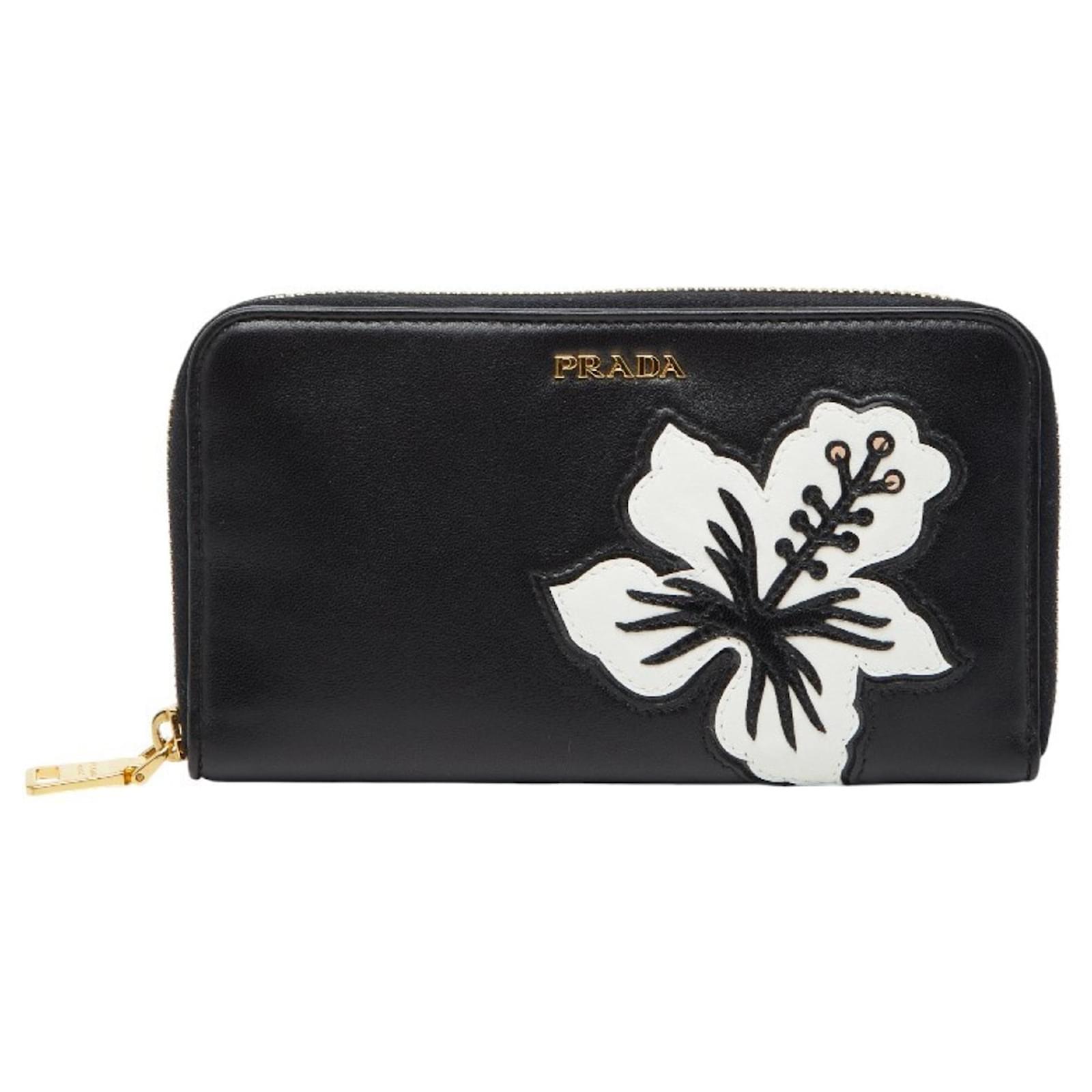 Prada Flower Hula Hawaii Long Wallet Black Leather ref.2686150 - Joli ...