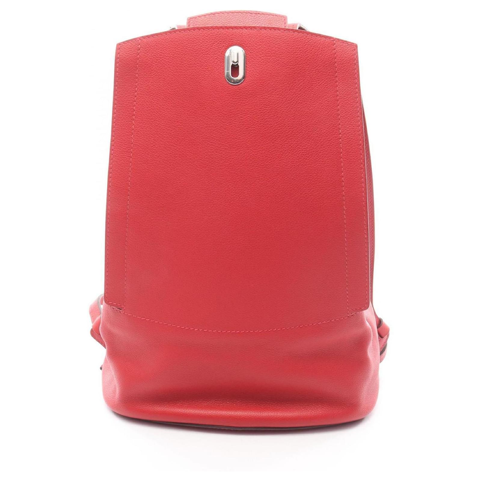Hermès Sacado GR24 Backpack in Evercalf Leather Red ref.2760805 - Joli ...