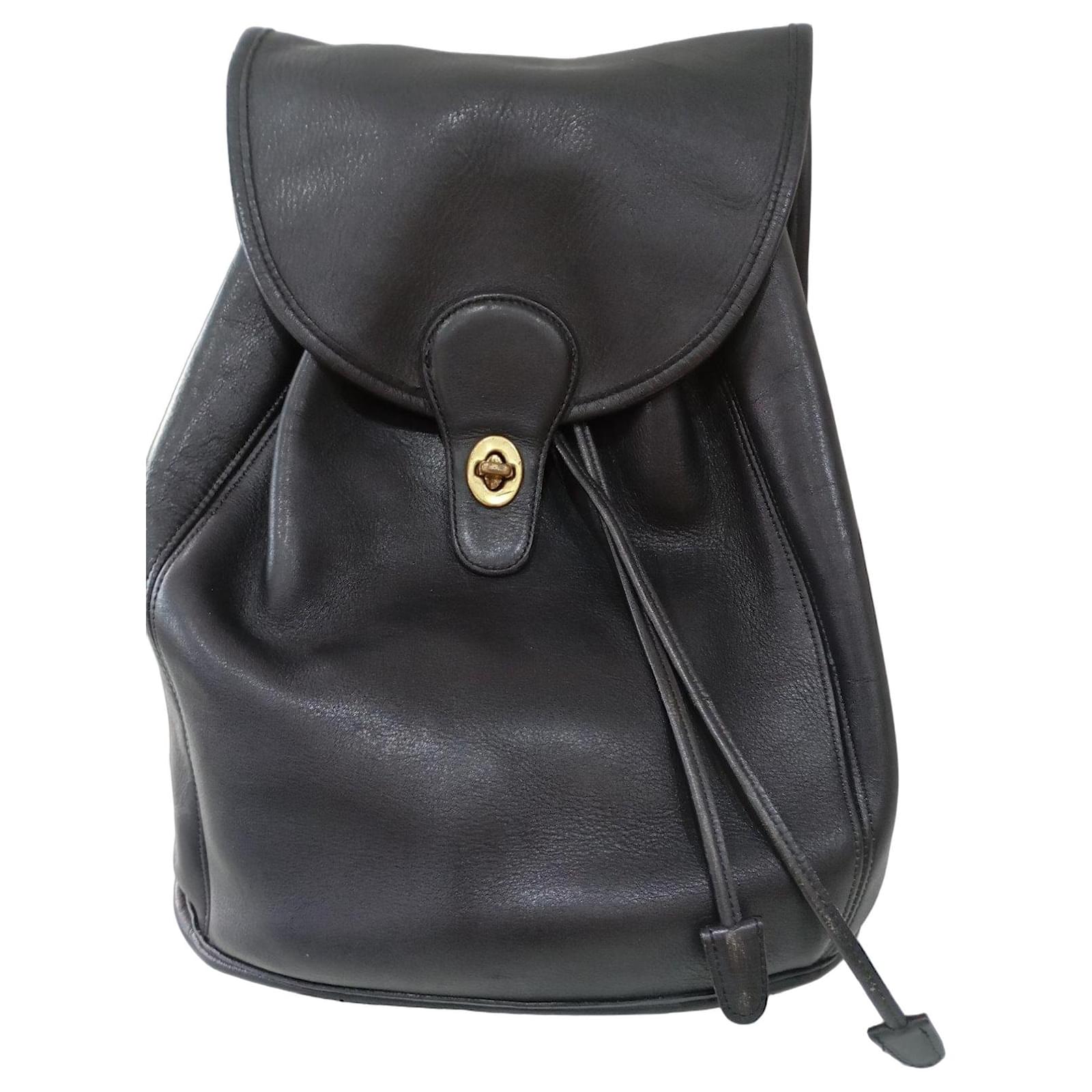 Black leather Coach backpack ref.2788632 - Joli Closet